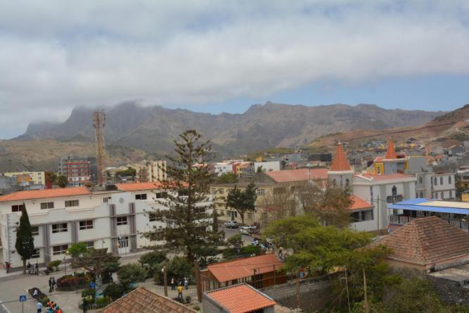 Governo dá cerca de 100 mil contos para reabilitar estradas em Santiago ...