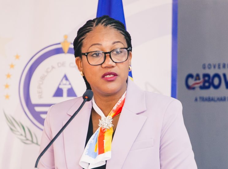 Governo lança novo programa para regularizar cerca de cinco mil ...