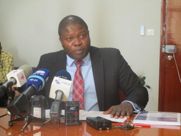 José Sanches vai concorrer à liderança do PAICV - José Sanches vai ...