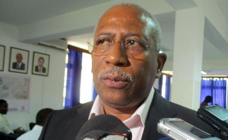 Júlio Andrade explica despedimentos no HAN - Júlio Andrade explica ...